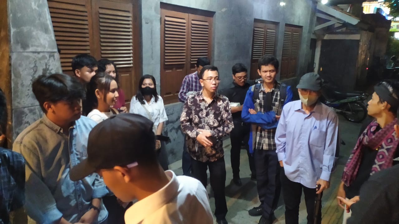 Pdt. Prof. E. Gerrit Singgih Mendampingi GP GPIB Marga Mulya dalam ...